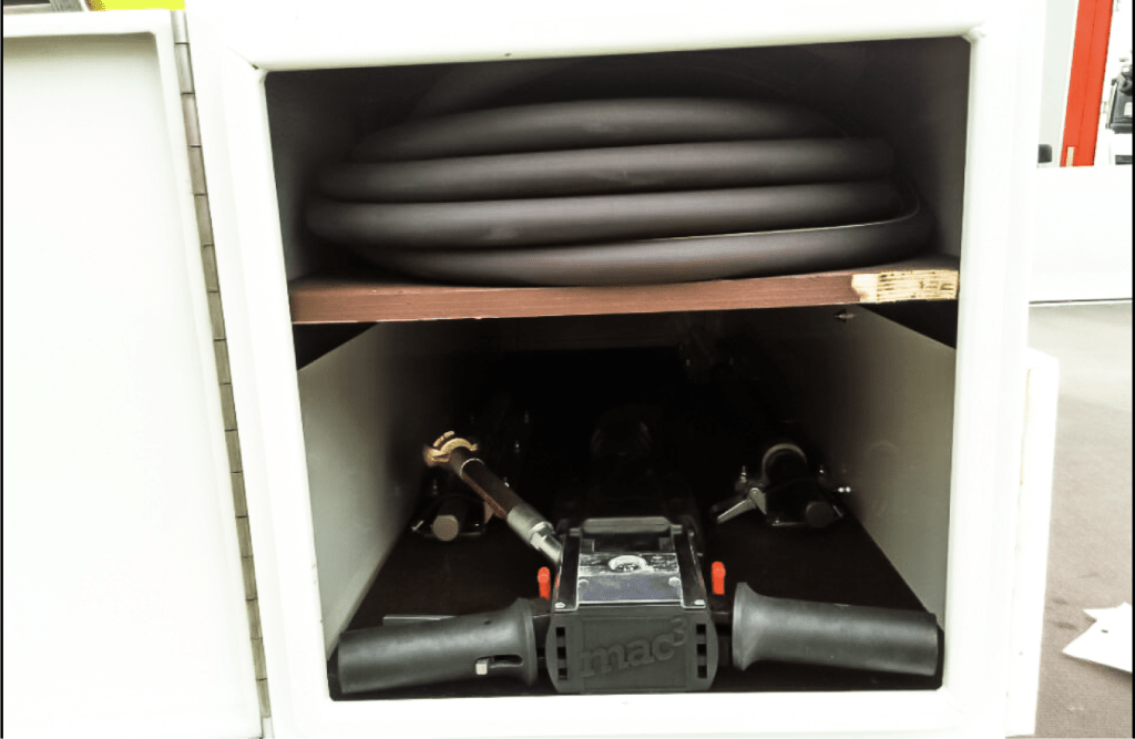 Intégration d’un compresseur MAC3 sur un camion plateau - MAC3